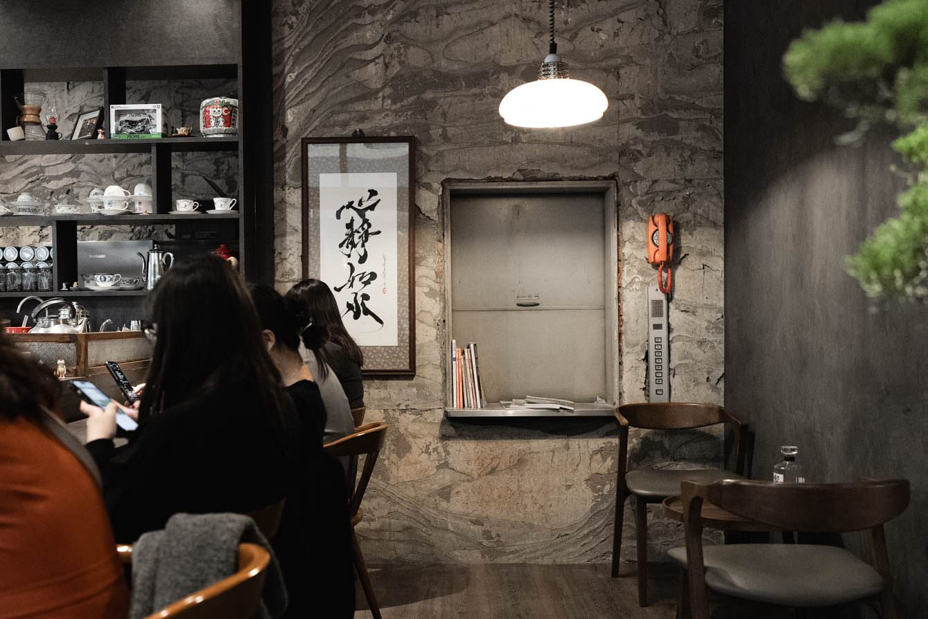 富吉珈琲 Fuji Cafe｜古舊街廓行。偷閒啡嚐香｜台中中區咖啡廳｜火車站週邊美食下午茶｜喫茶店景點推薦 – 小米食